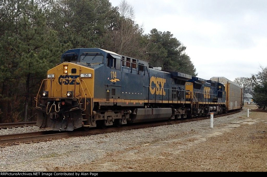 CSX AC44CW 114 leads NB autoracks
